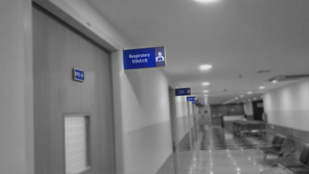 5 Must-Have Features In Healthcare Signage - Cosign India